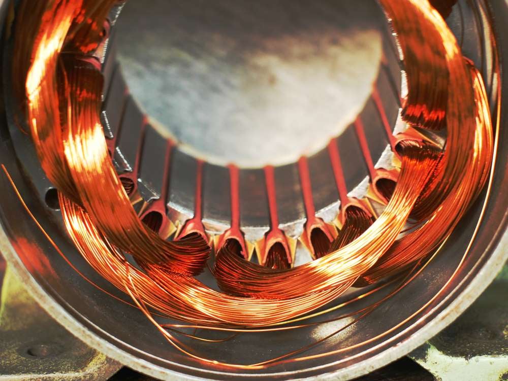 What Determines the Rotating Speed of a Motor?