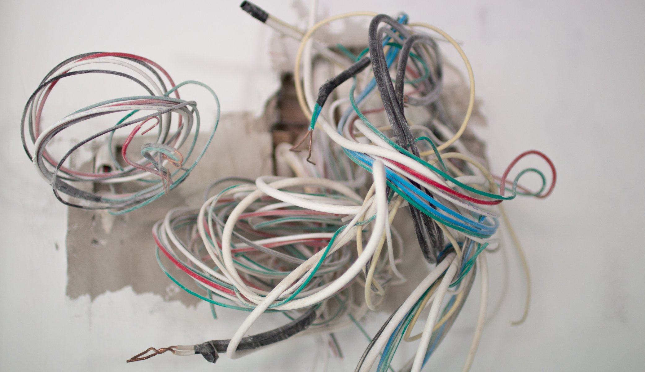 Top Electrical Safety Hazards at Home and Workplaces